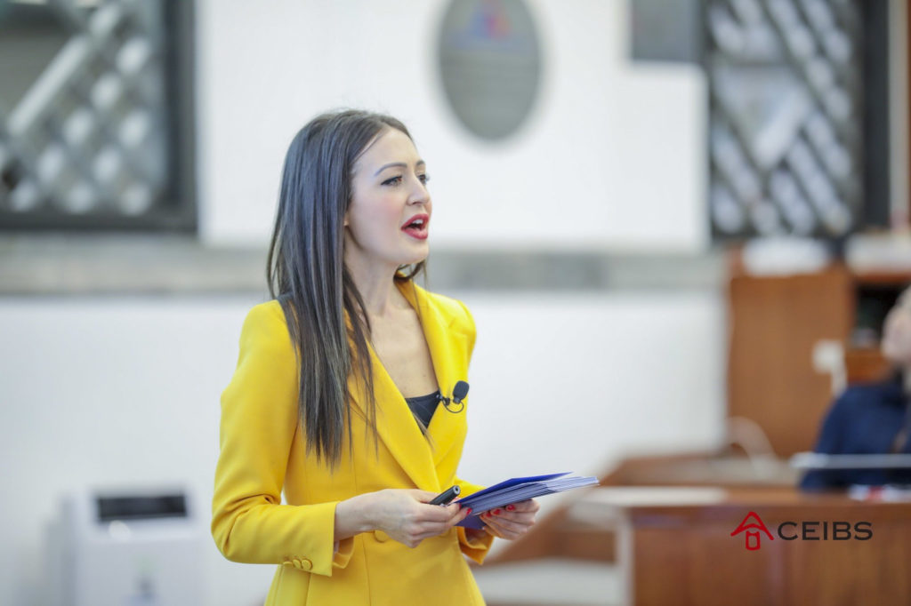 Event Moderator | TV Anchor | Presenter | Martina Fuchs